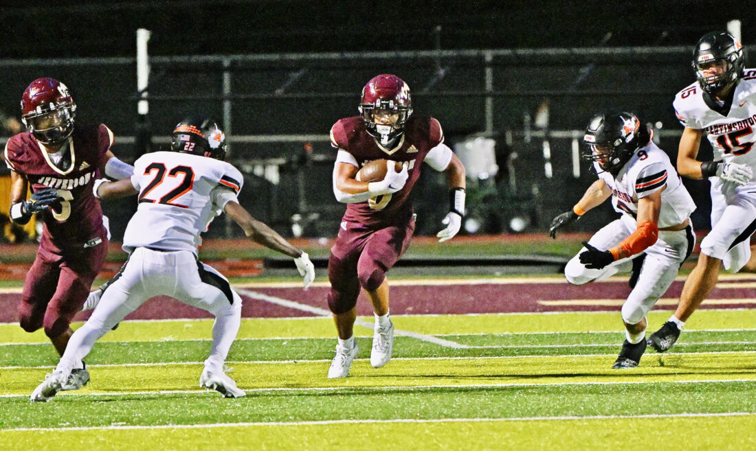 Tough to tackle | News, Sports, Jobs - Shepherdstown Chronicle